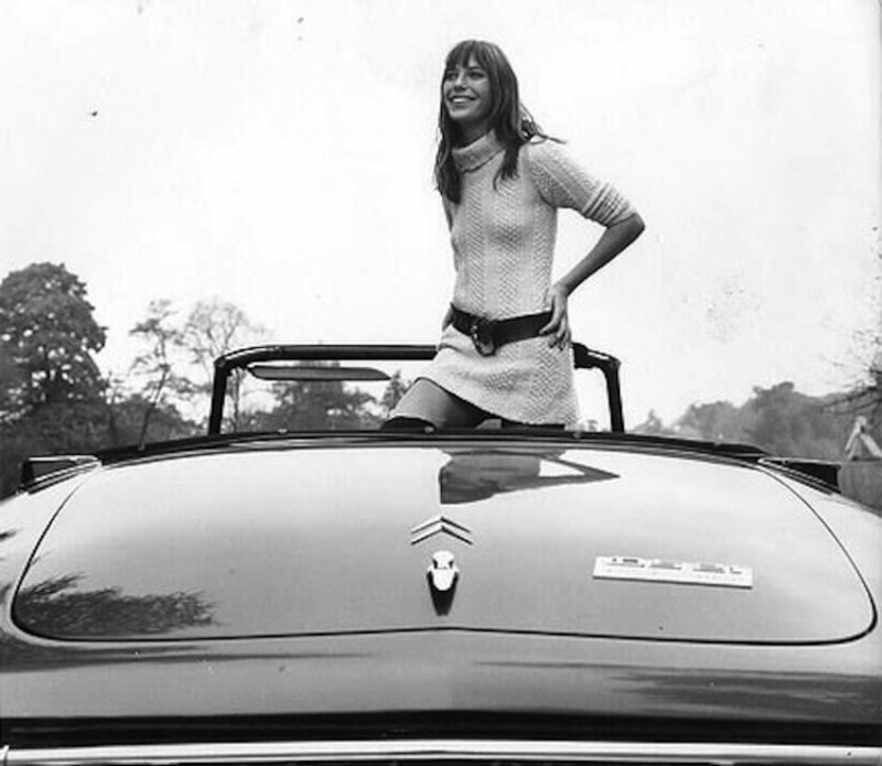 Beautiful Women in Car Advertisements - MyCarQuest.com